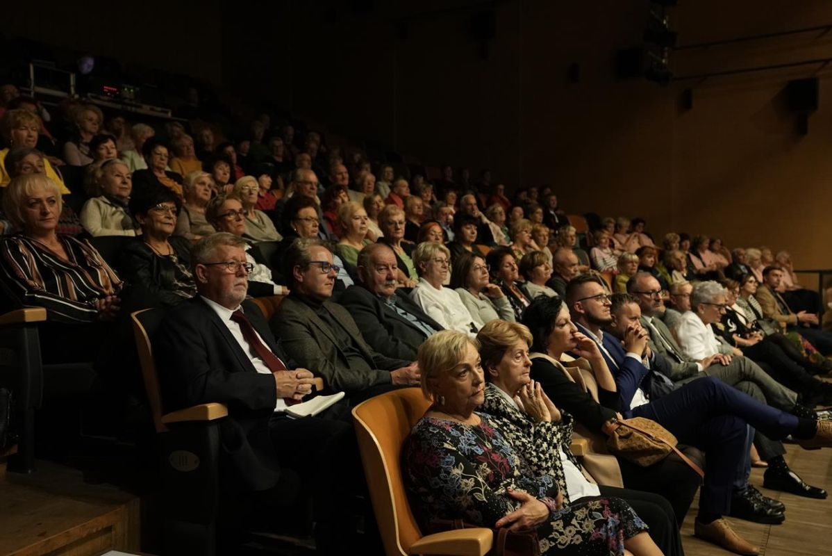 Temat: Inauguracja roku akademickiego UTW - www.nasze.fm - regionalny ...